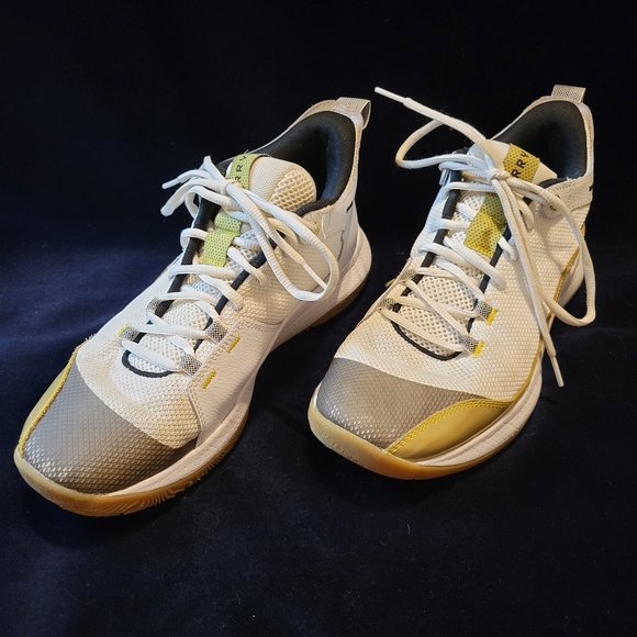 Under Armour | Shoes | Steph Curry 3z5 Basketball Court Shoe | Poshmark